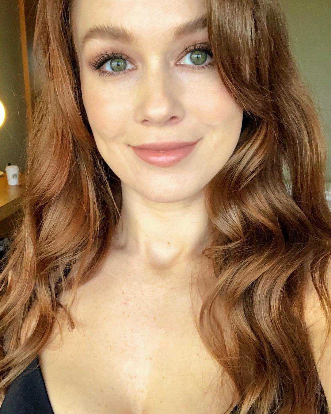 Leanna Decker | Scrolller