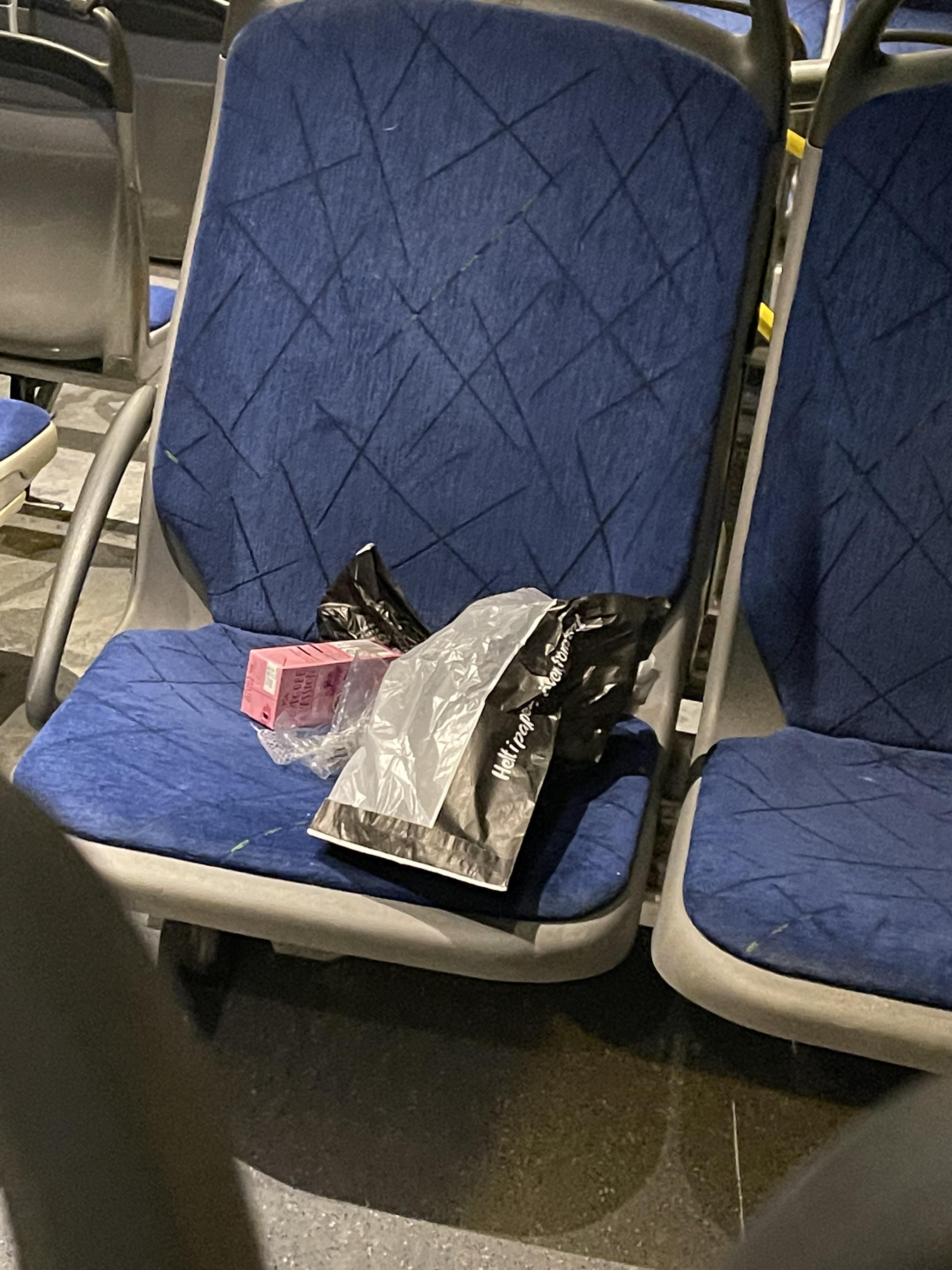 Leaving your trash like this on the bus... | Scrolller