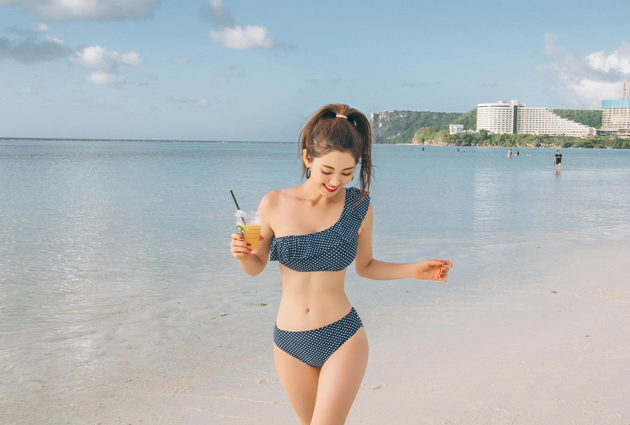 Lee Chae Eun - Darlingford Bikini - 19/05/19 | Scrolller