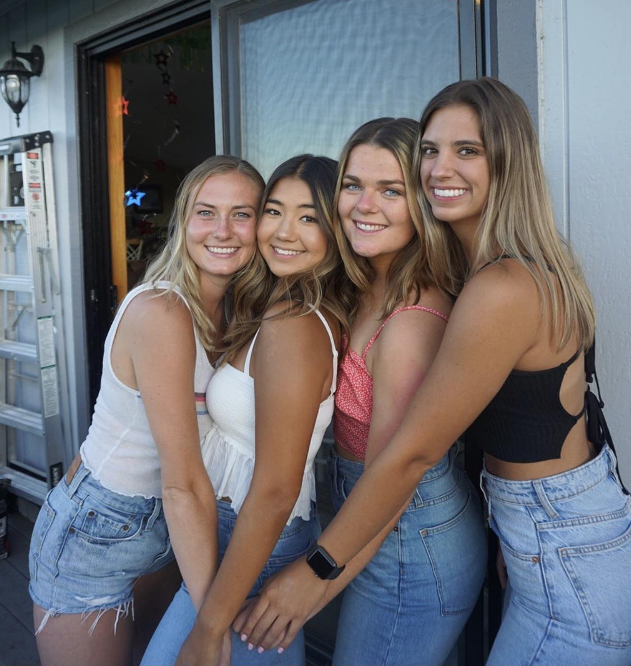 Left to Right (1), (2), (3), or (4) | Scrolller