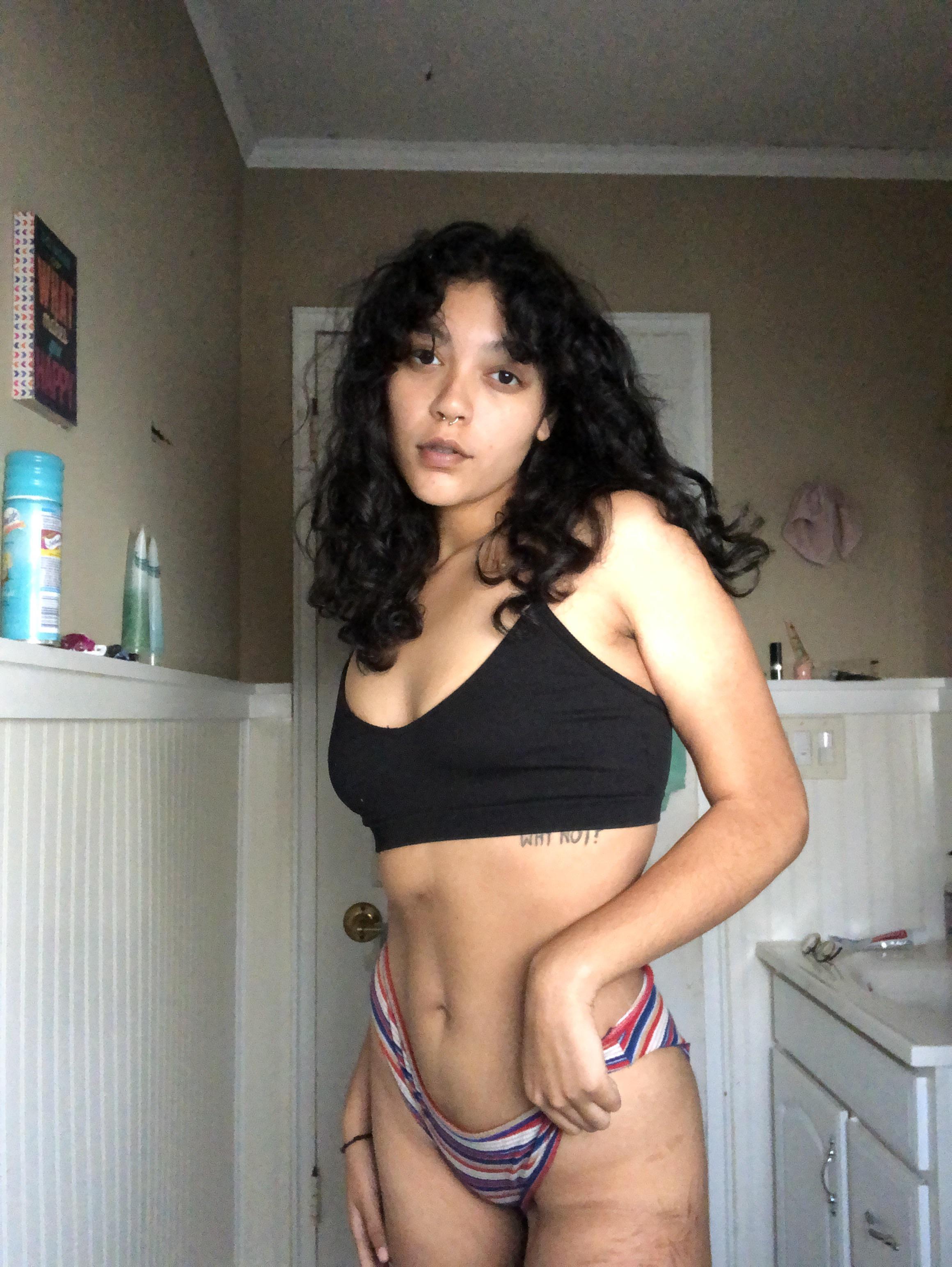 Let me show off for you c; | Scrolller