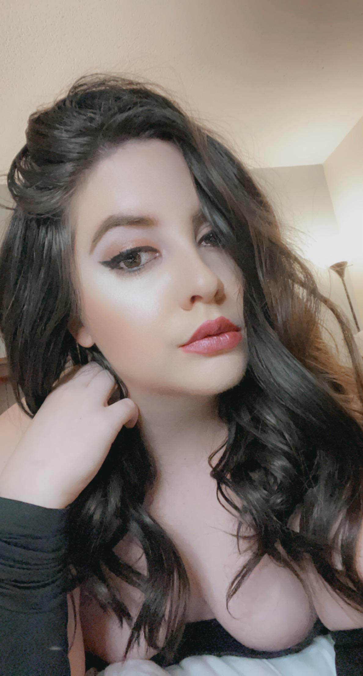 Way hotter than your dumb wife | Scrolller