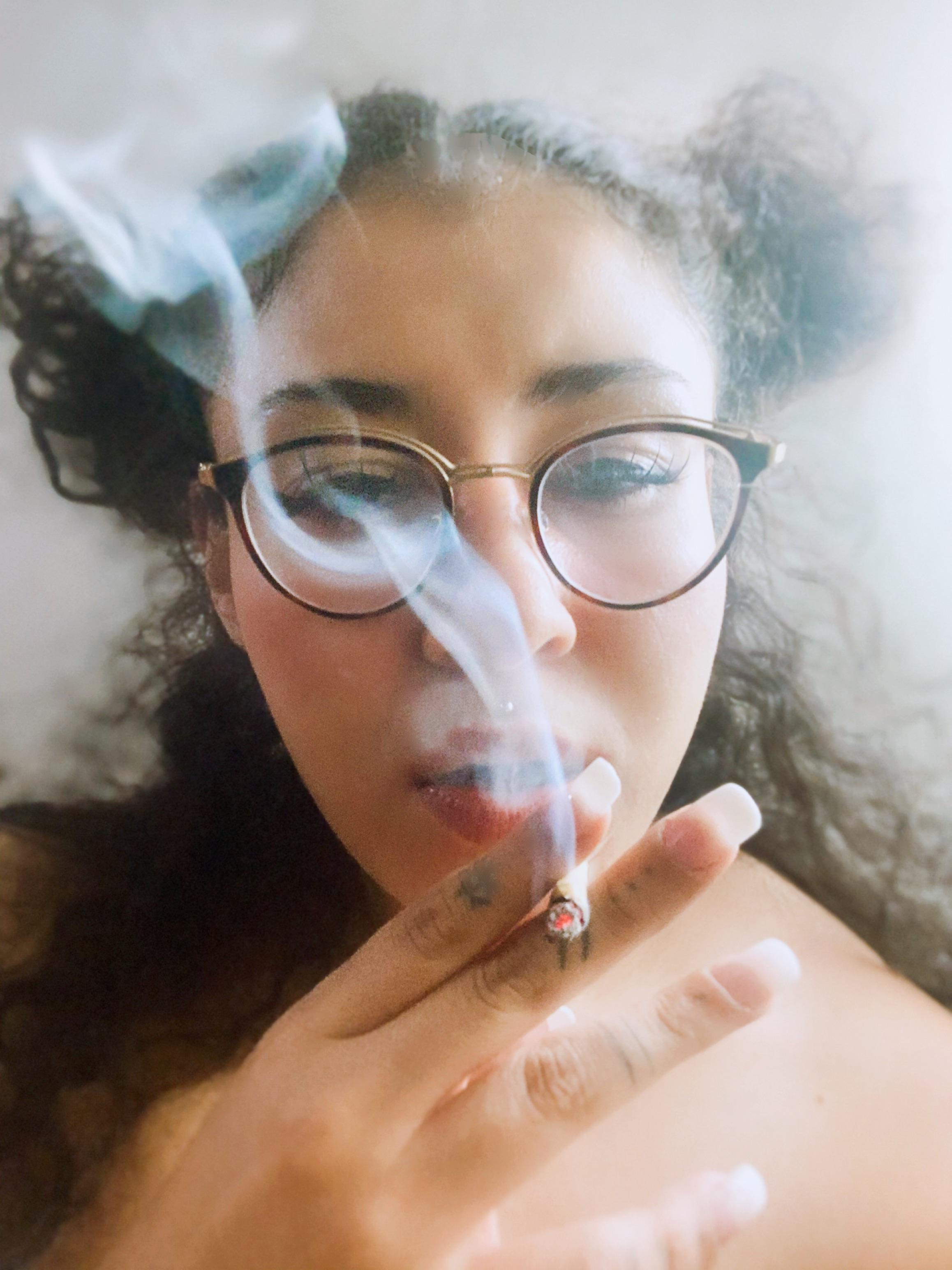 Let’s get baked while we fuck | Scrolller