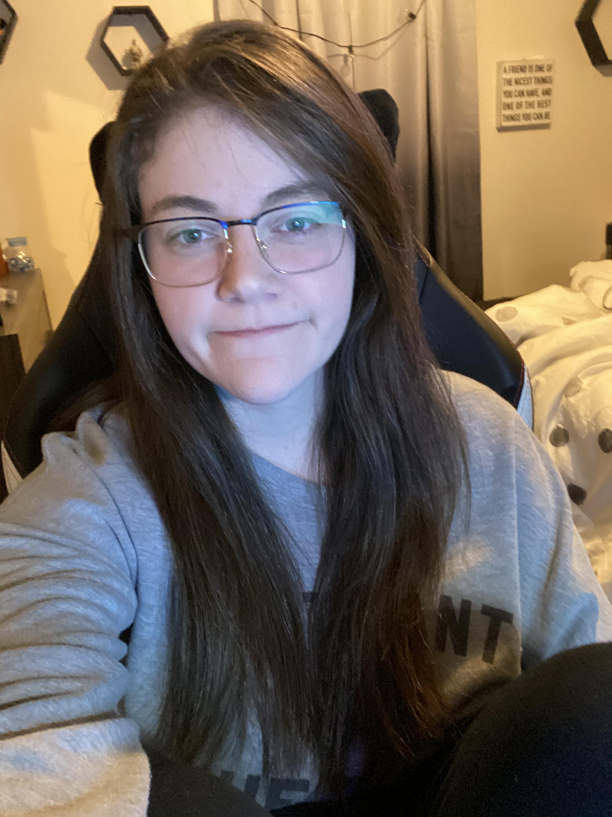 Let’s get cozy and play some Undertale. twitch.tv/lini13 | Scrolller