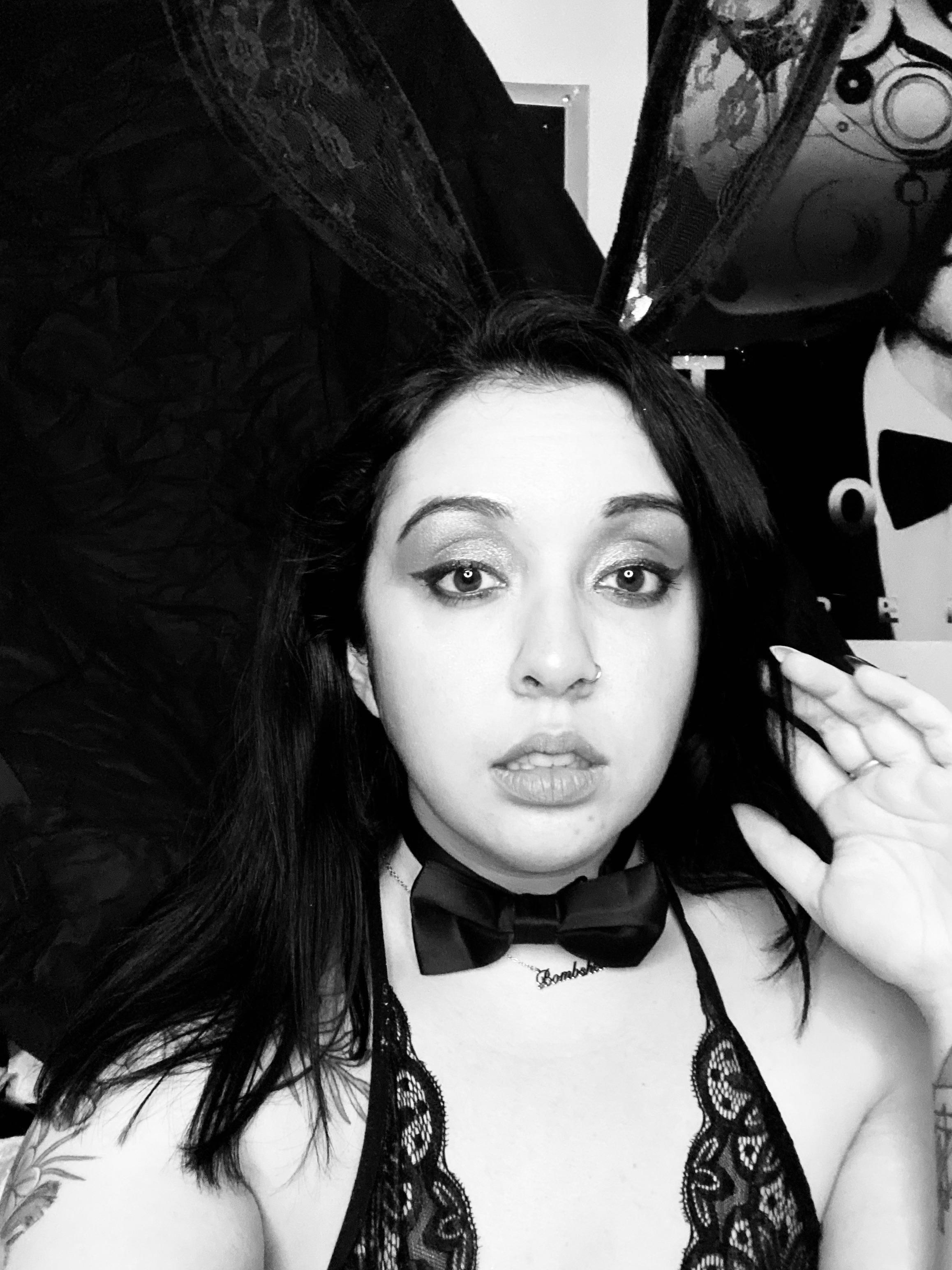 let’s play bb🐇🤍 | Scrolller