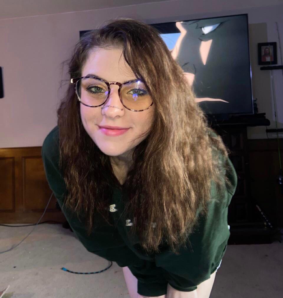 Come take my clothes off | Scrolller