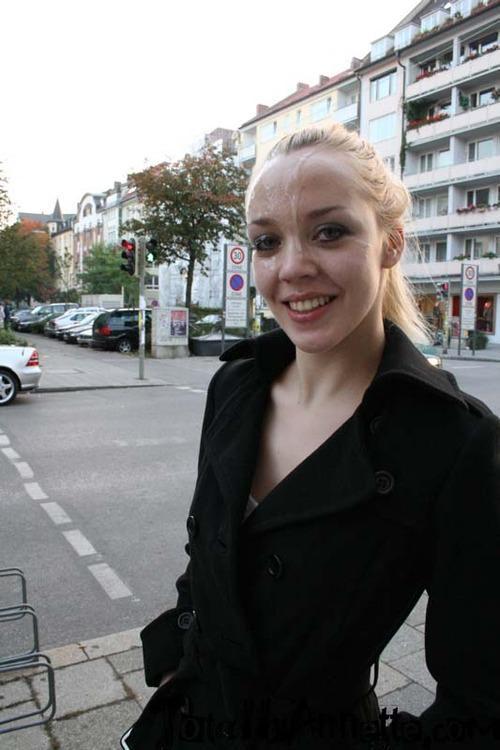 Lets take a walk with Annette | Scrolller