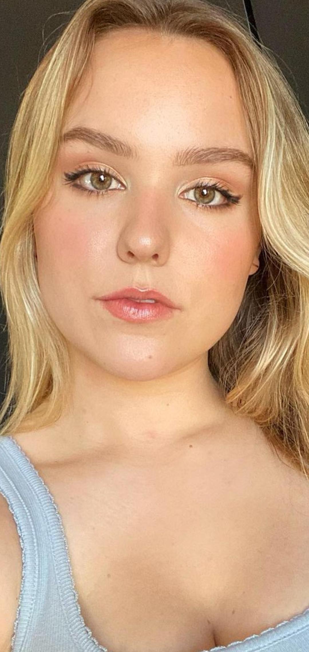 Let's take turns blowing loads in each others mom dm to cream them | Scrolller