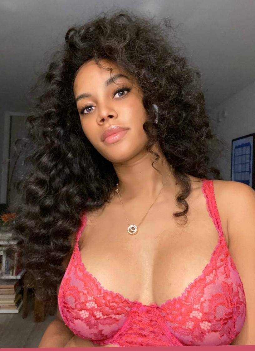 Lexi see thru | Scrolller