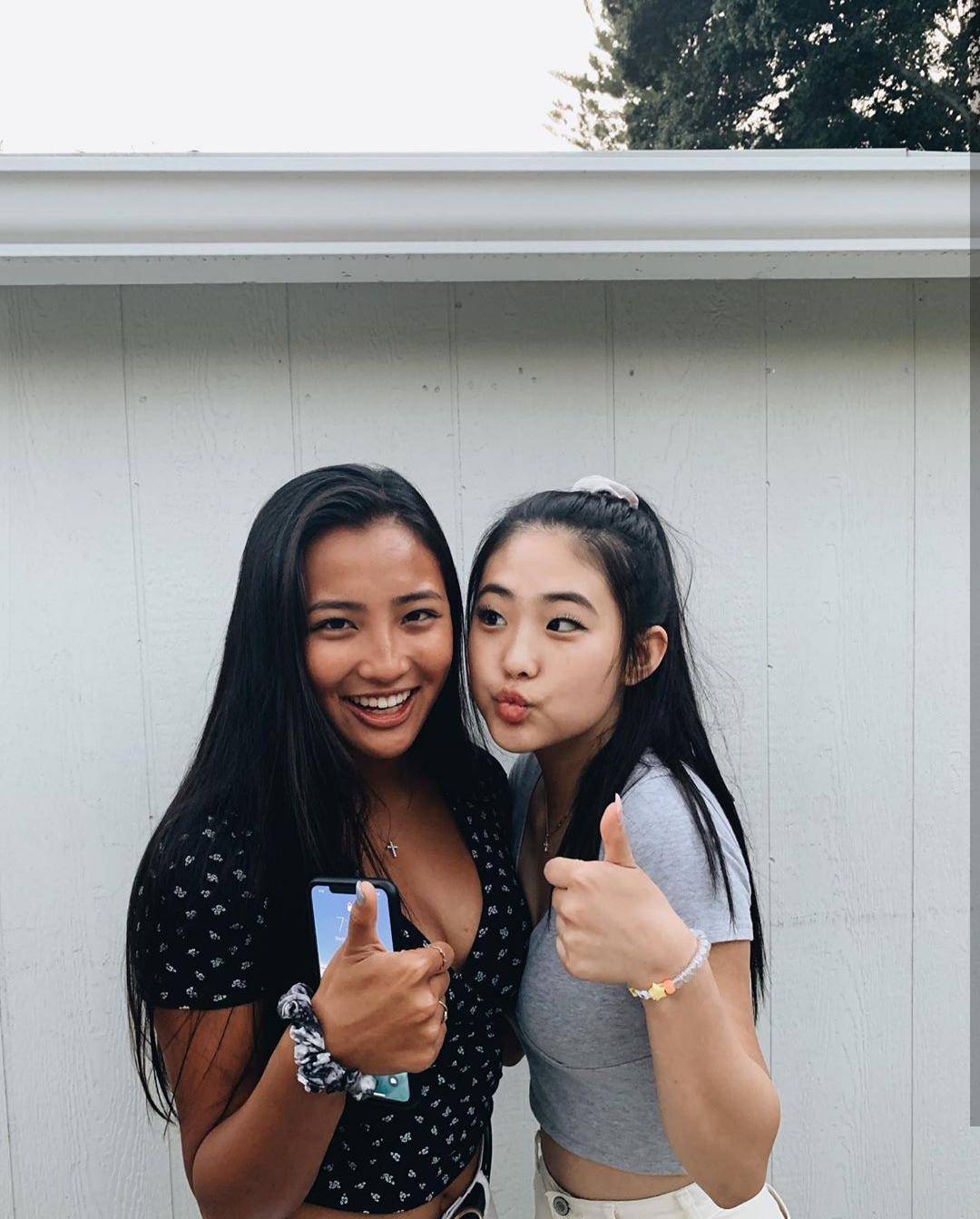 Lexie & Joonie | Scrolller