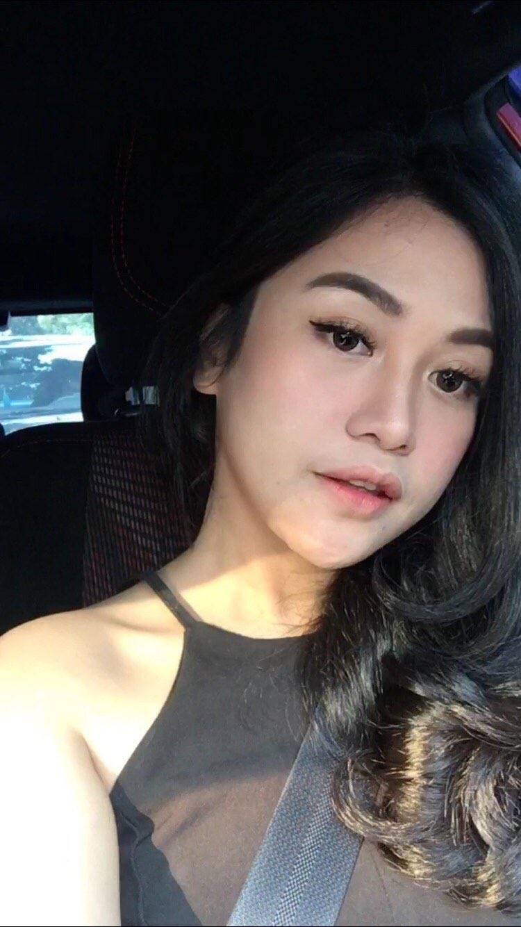 Lia Ganni | Scrolller