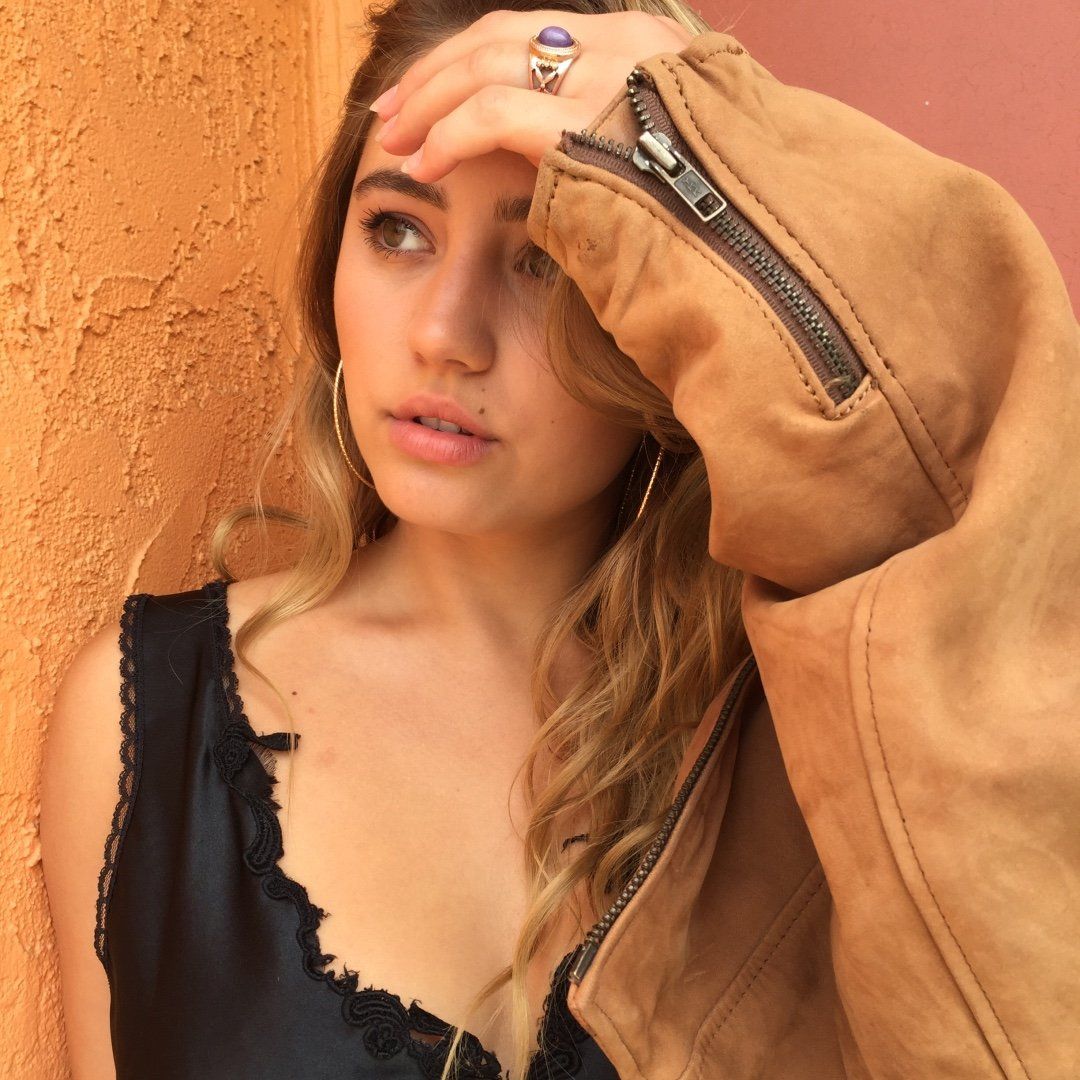 Lia her Insta Profile Pic | Scrolller