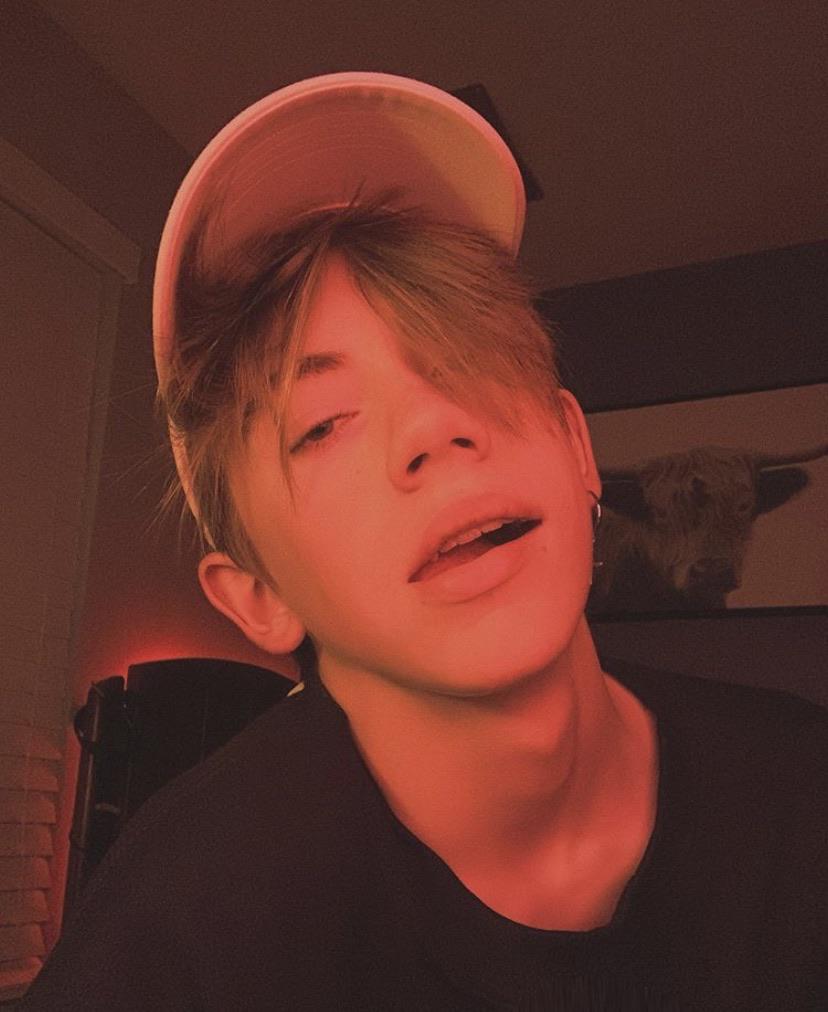 Liam Clover (@liamislonely) | Scrolller