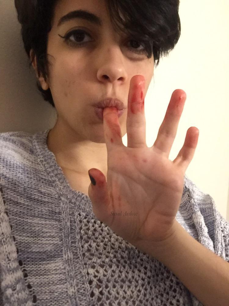 Licking my period bl00d | Scrolller