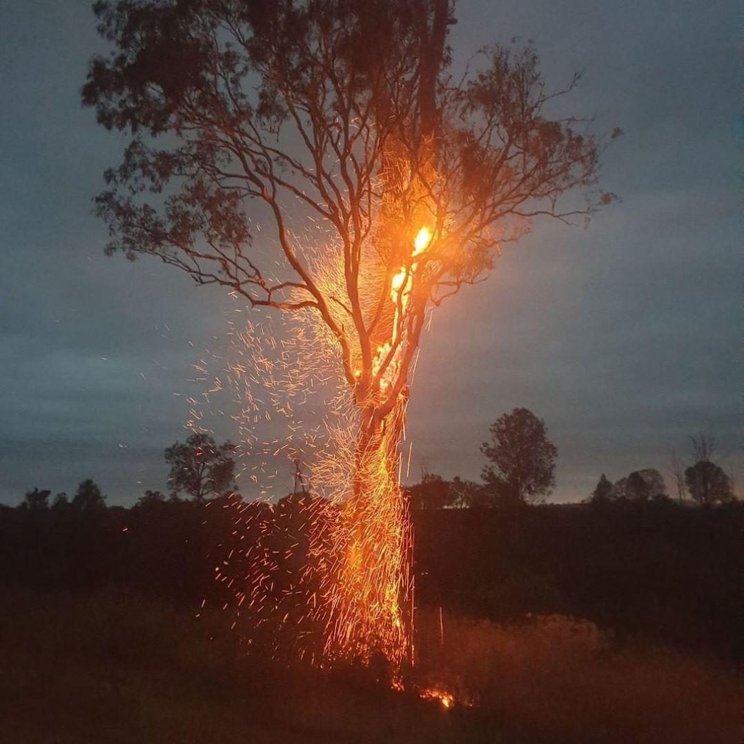 Lightning strike - Gundiah, Australia | Scrolller