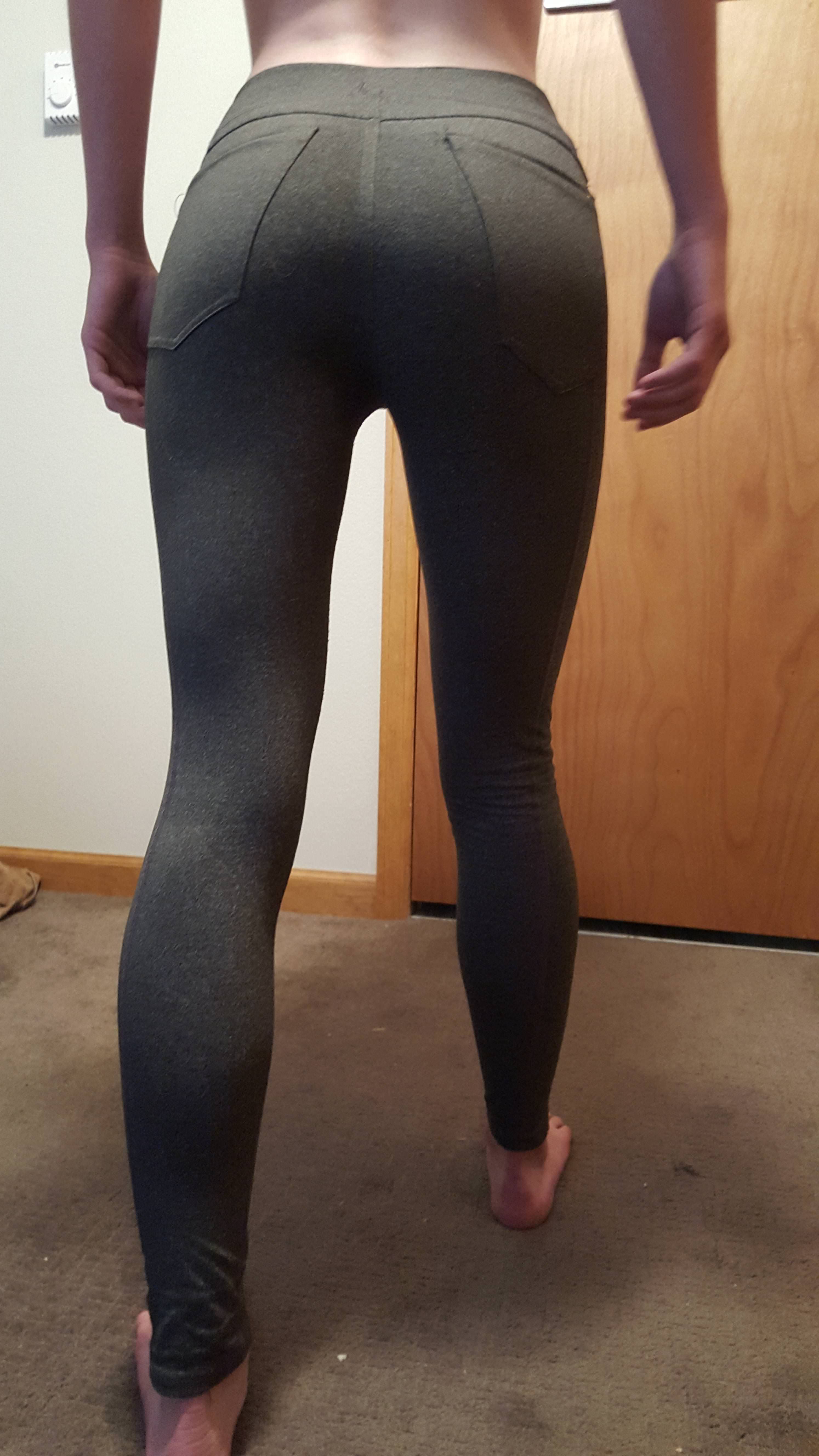 New Yoga Pants Scrolller