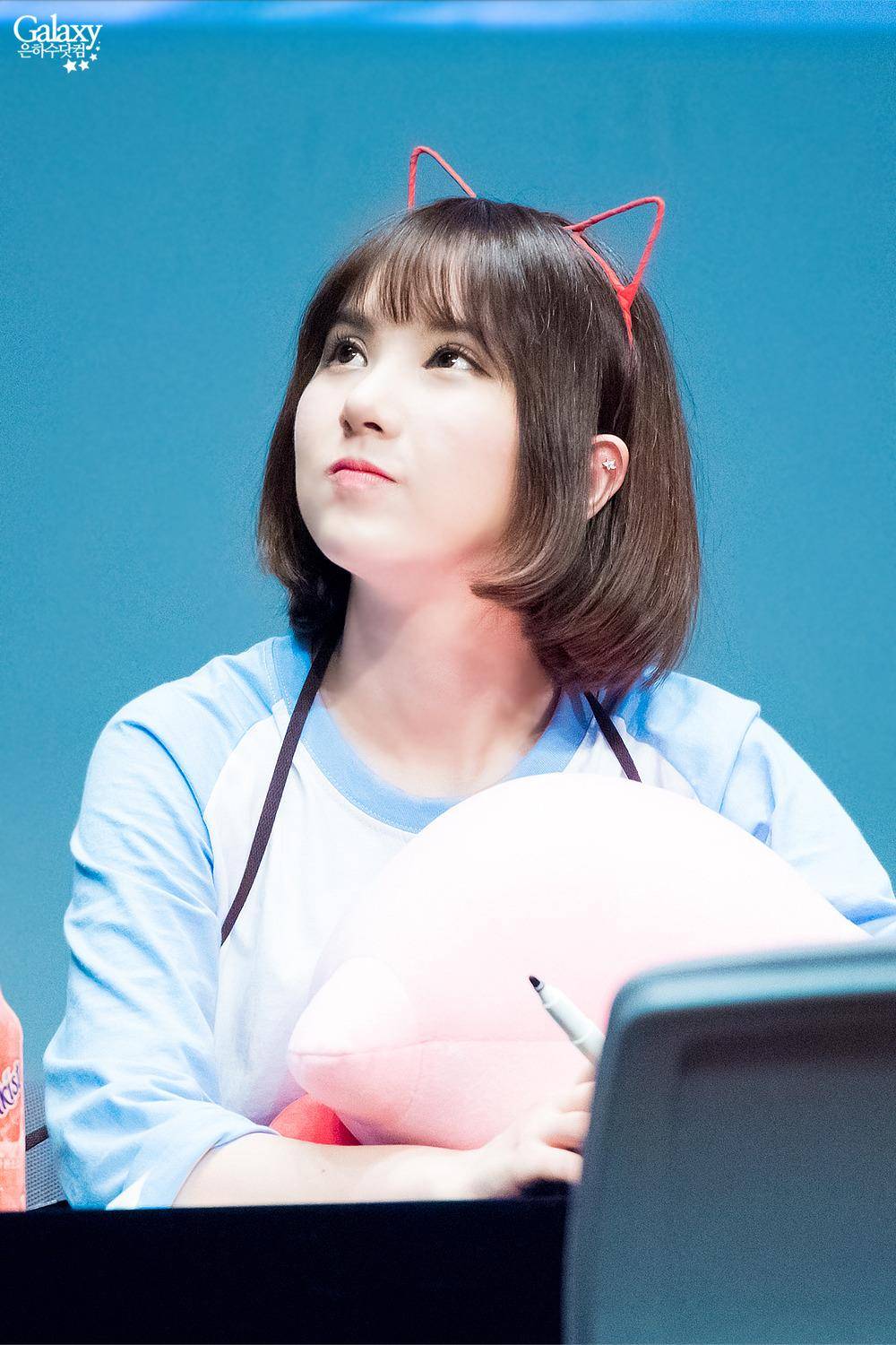 Lil' Kitty | Scrolller