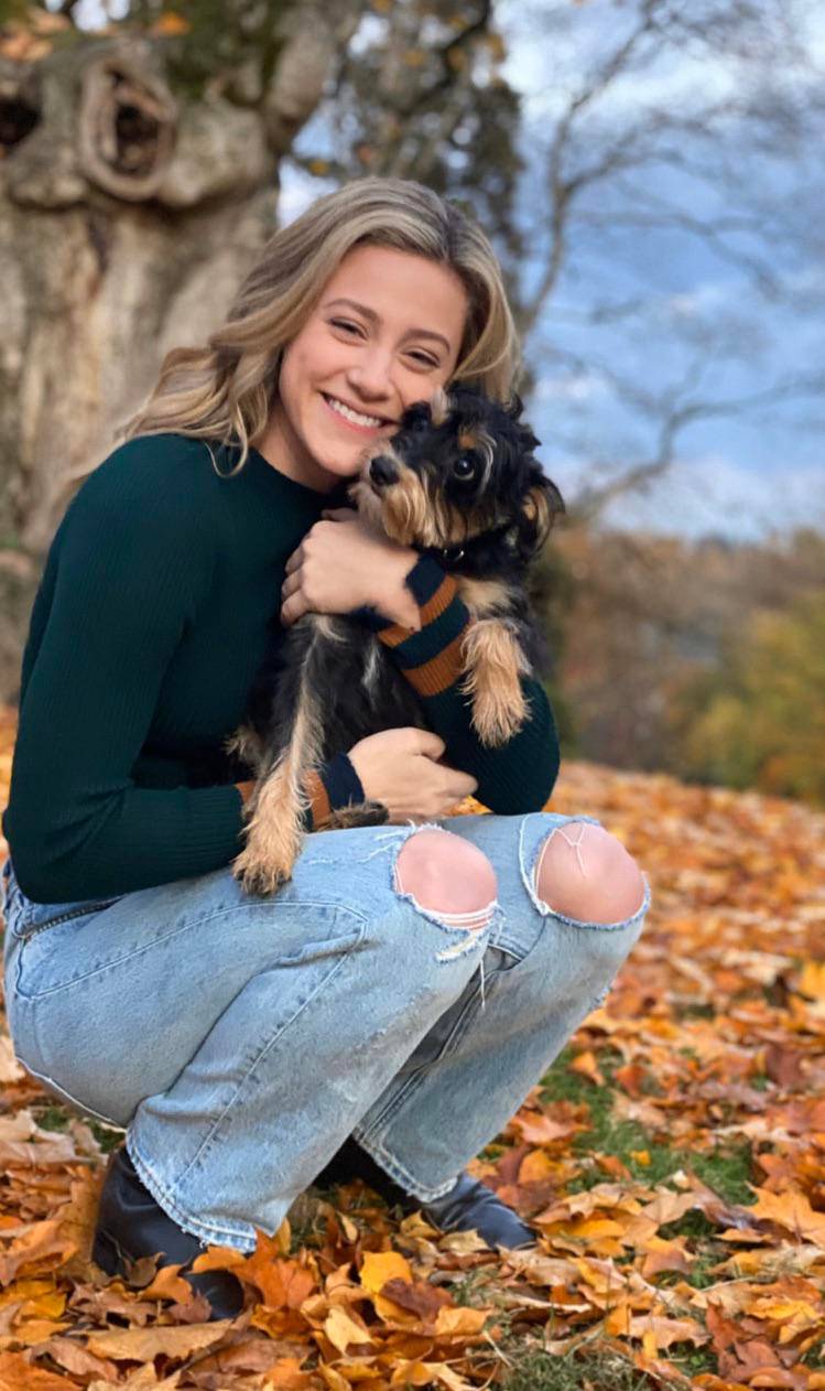 Lili Reinhart Scrolller