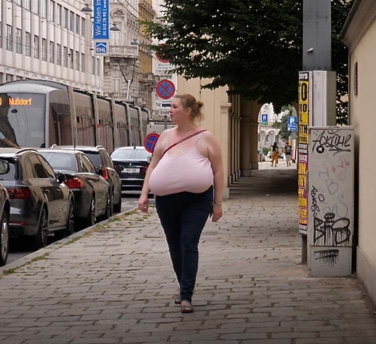 Lily's taking her huge braless boobs for a walk | Scrolller