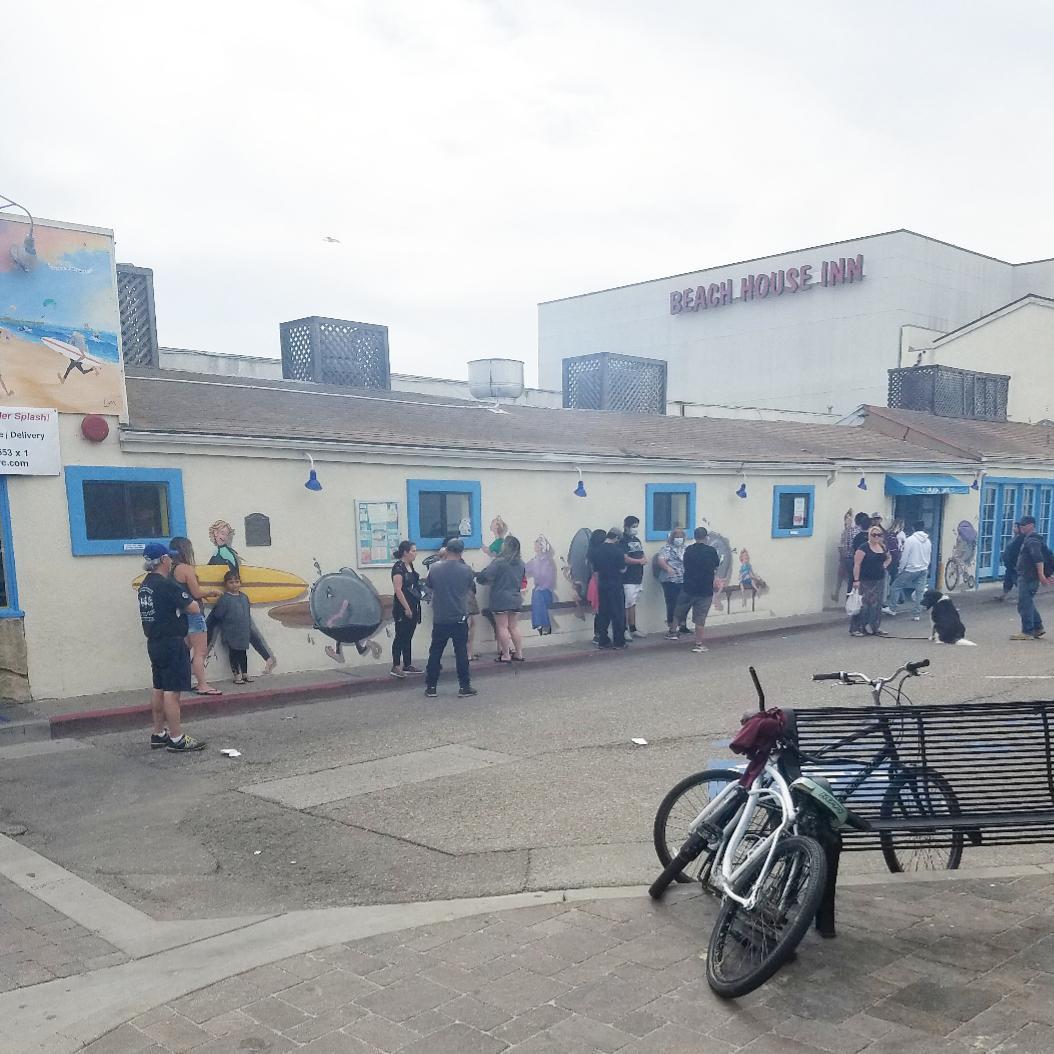 Line for Splash Cafe today | Scrolller