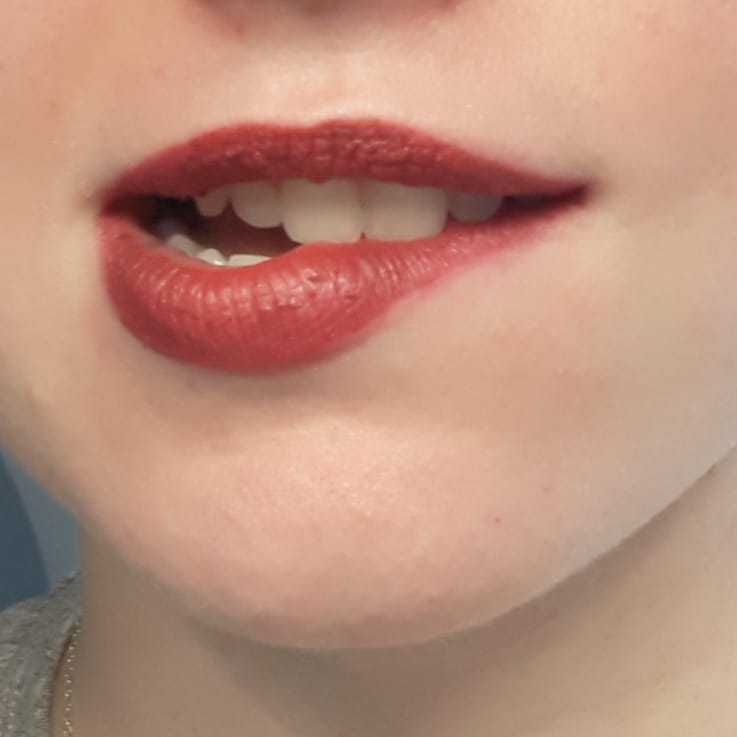 Lip biting 💋 I love my new lipsticks | Scrolller
