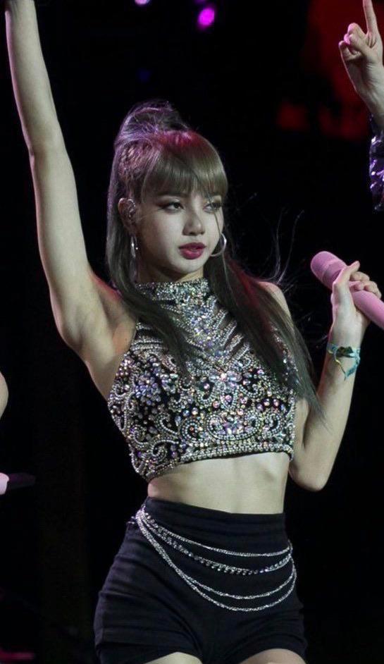 Lisa Blackpink | Scrolller