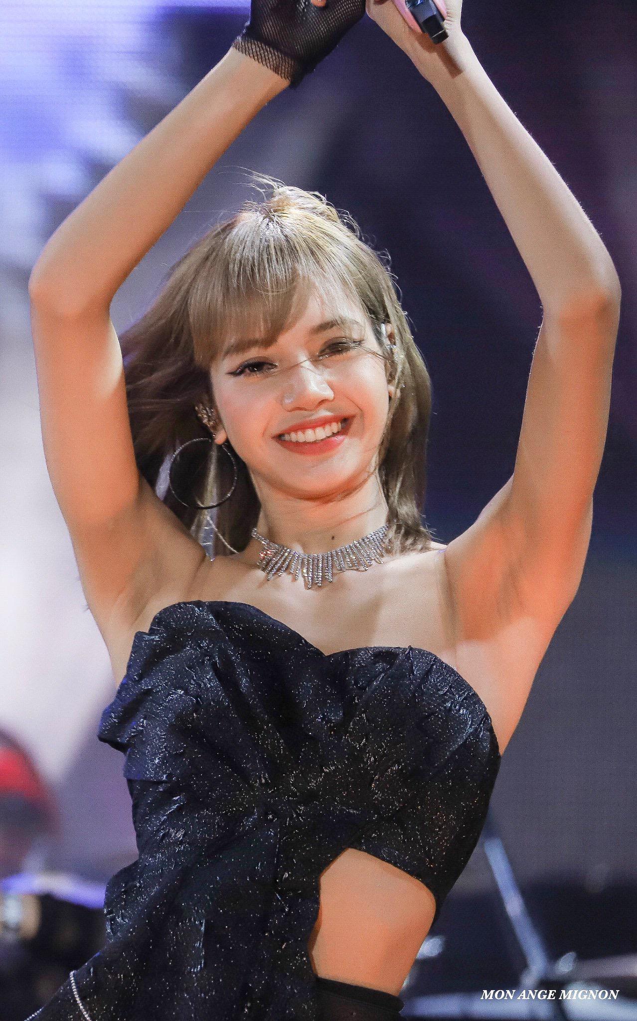 Lisa ( blackpink) | Scrolller