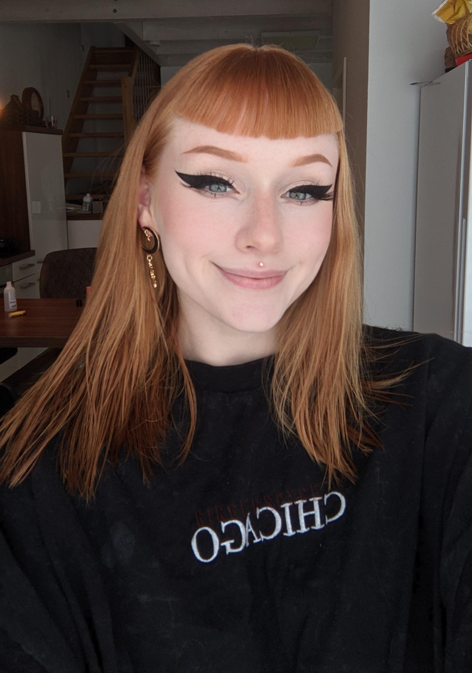 Literally All Of My Friends Forgot My Birthday Today But At Least I Look Cute Scrolller