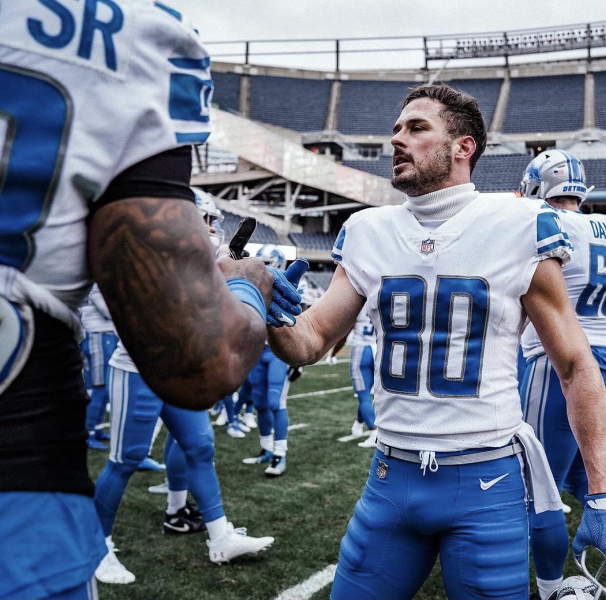 Little bump | Scrolller