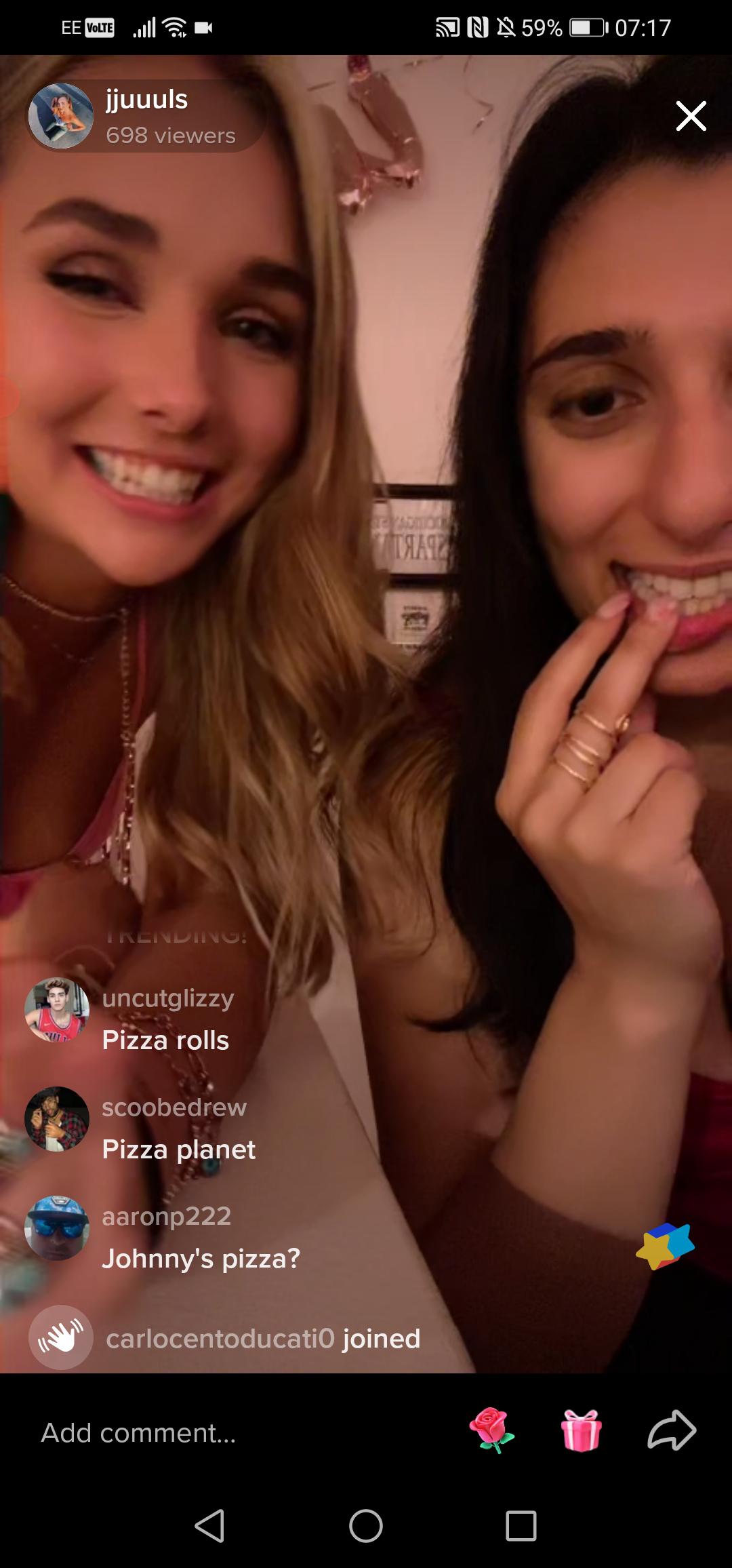 Live right now pink has had a few slips already | Scrolller