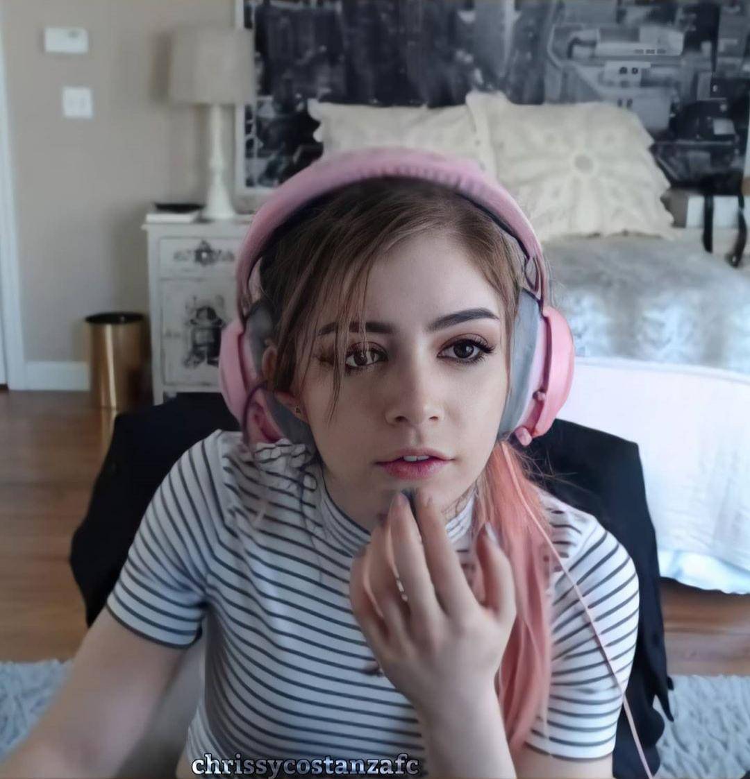 Live Stream 💖 | Scrolller