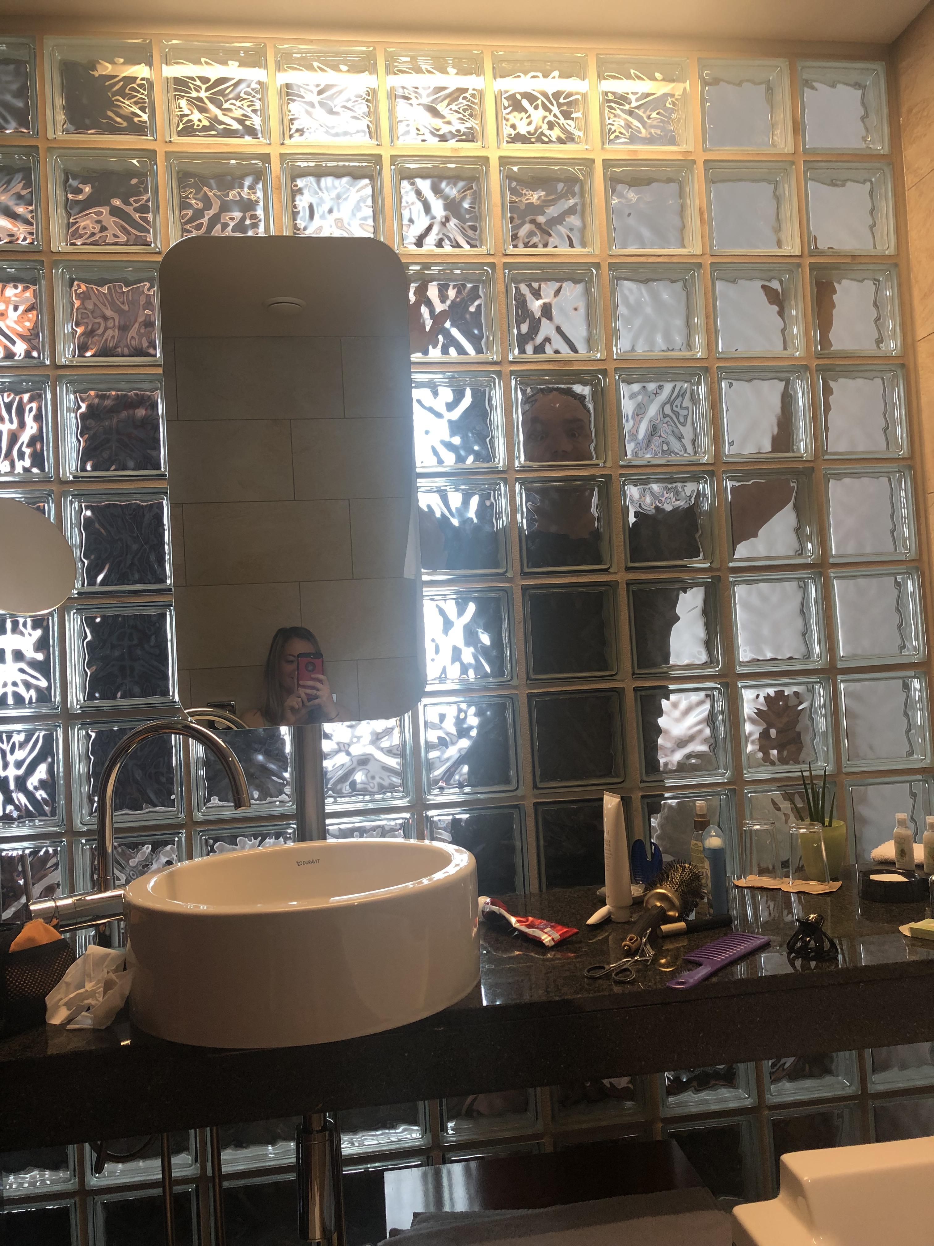 Liz gets no privacy in a German bathroom | Scrolller