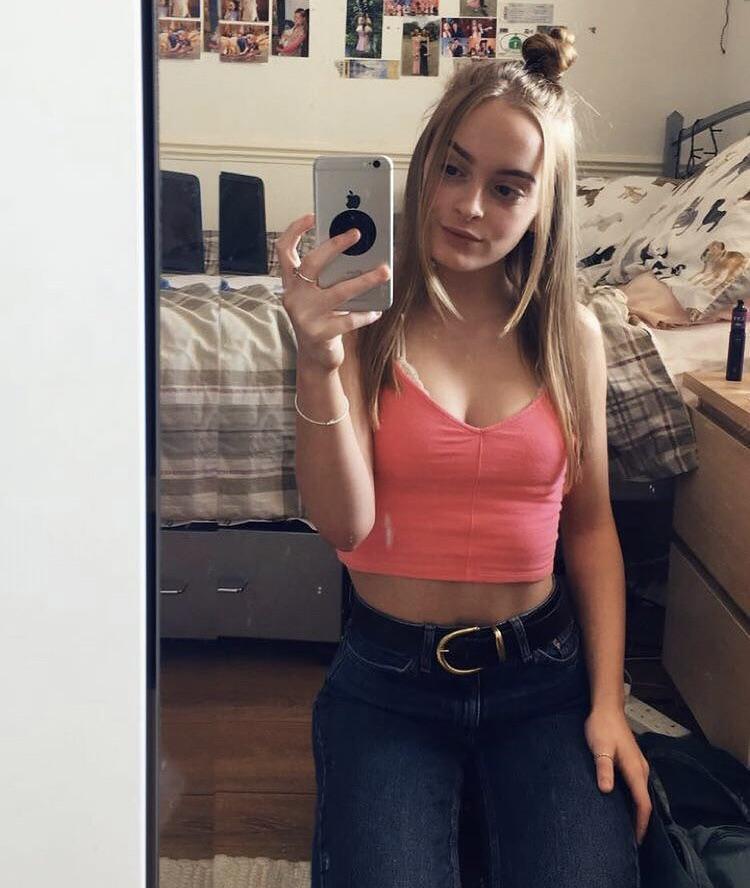 Lizzie 3 | Scrolller