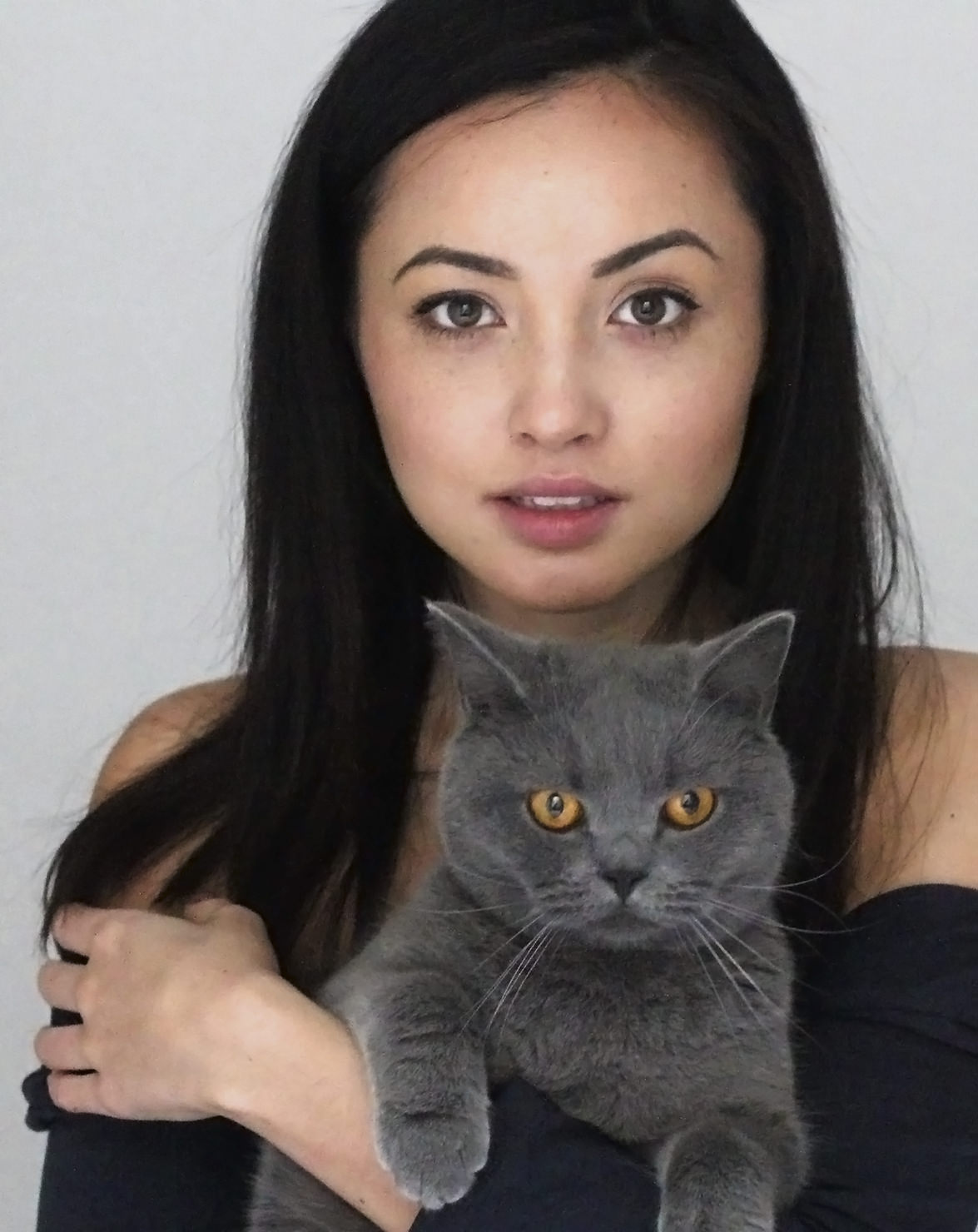 Lizzie & Agnes | Scrolller