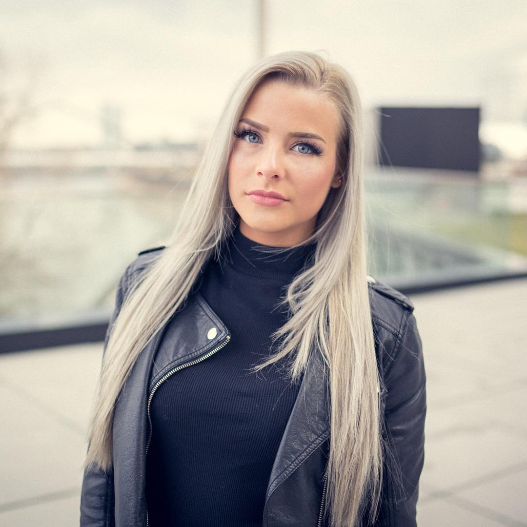 Long blonde hair | Scrolller