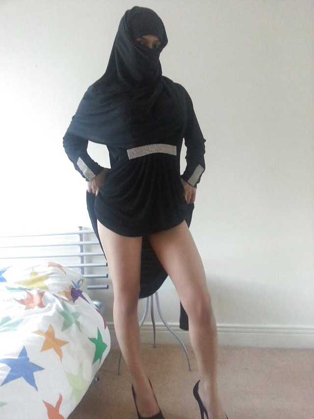 Long Legs | Scrolller