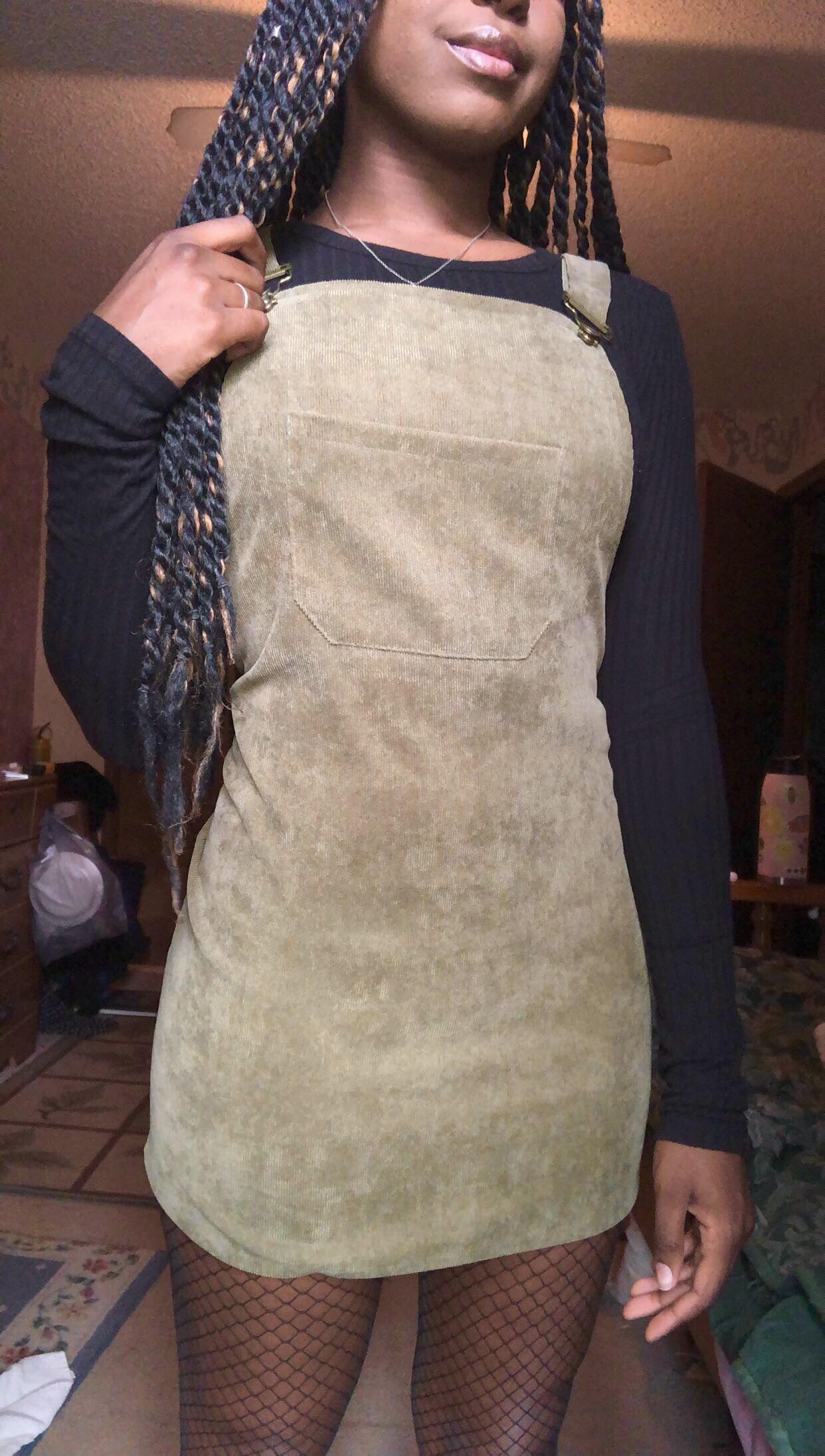 Long sleeves and little dresses 🍁 | Scrolller