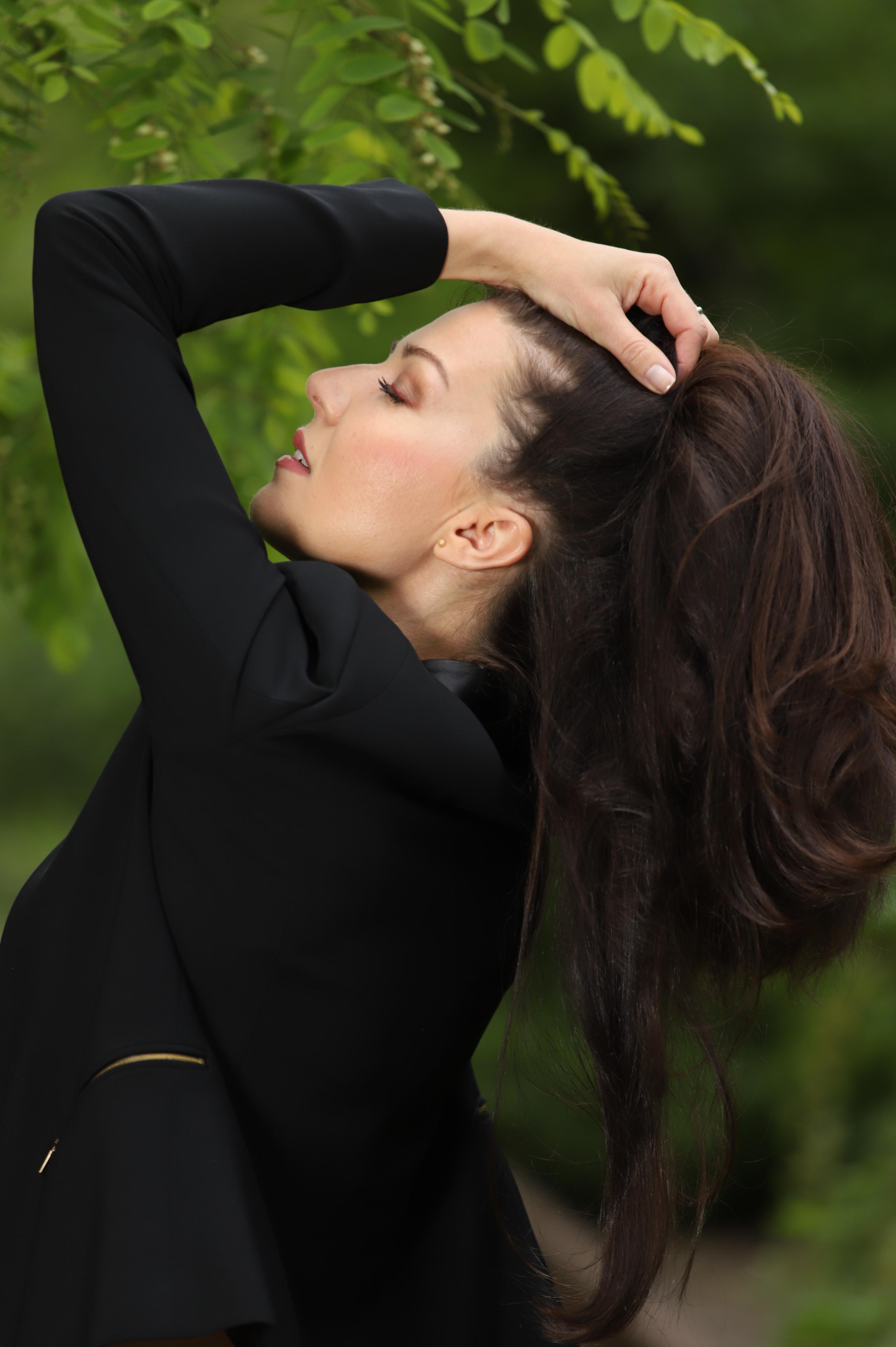 Long, thick and naturally wavy | Scrolller