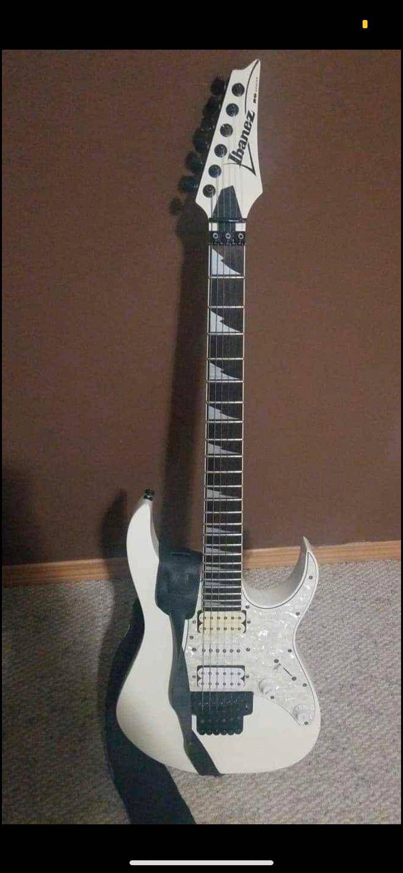 Look for help to identify, thank you ! | Scrolller