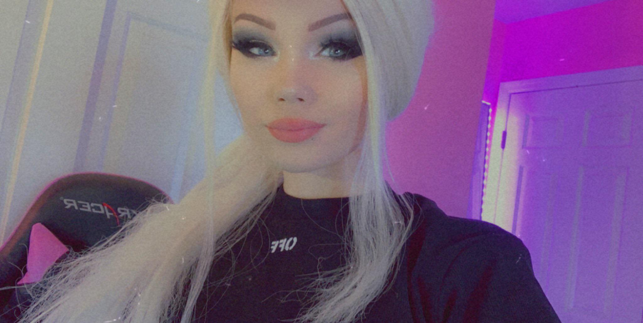 Looking cute | Scrolller