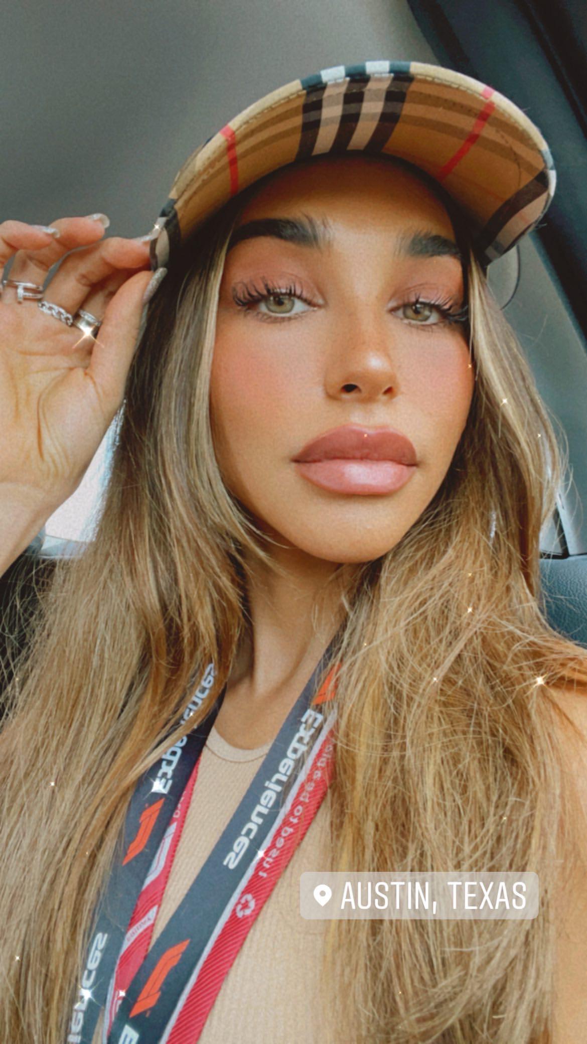 Looking cute | Scrolller