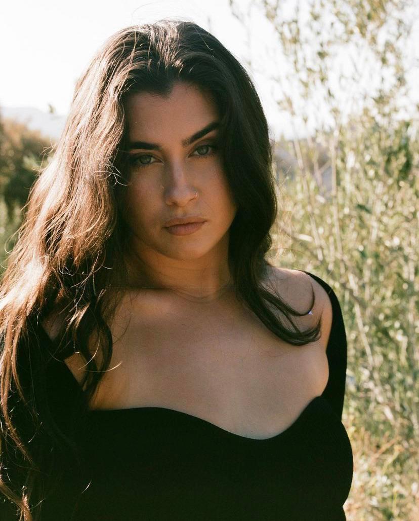 Looking cute | Scrolller