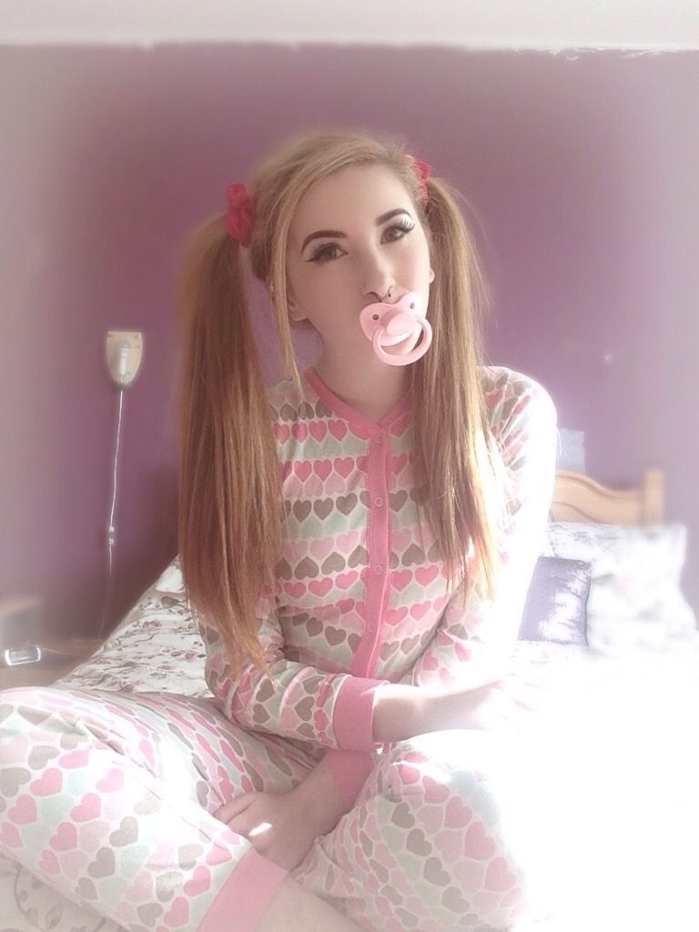 Looking cute with pigtails in a sleeper | Scrolller