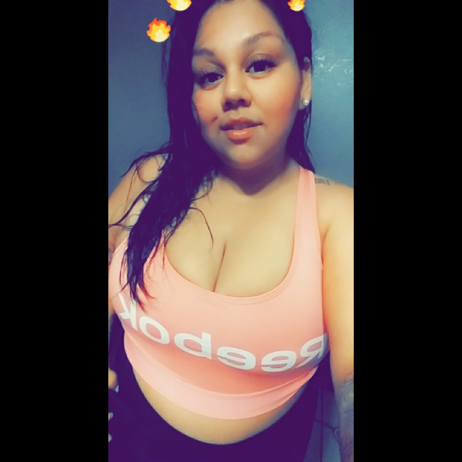 Looking for a couple!! Message me!! | Scrolller