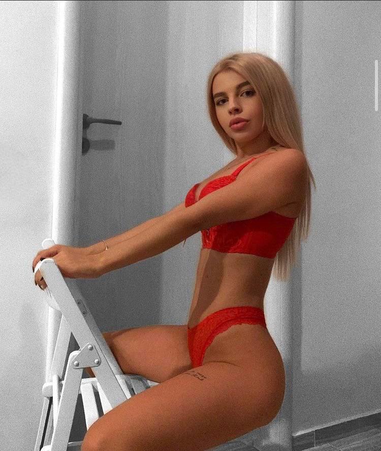 Looking for a man to worship me and obey me.Kik goddes_sara | Scrolller