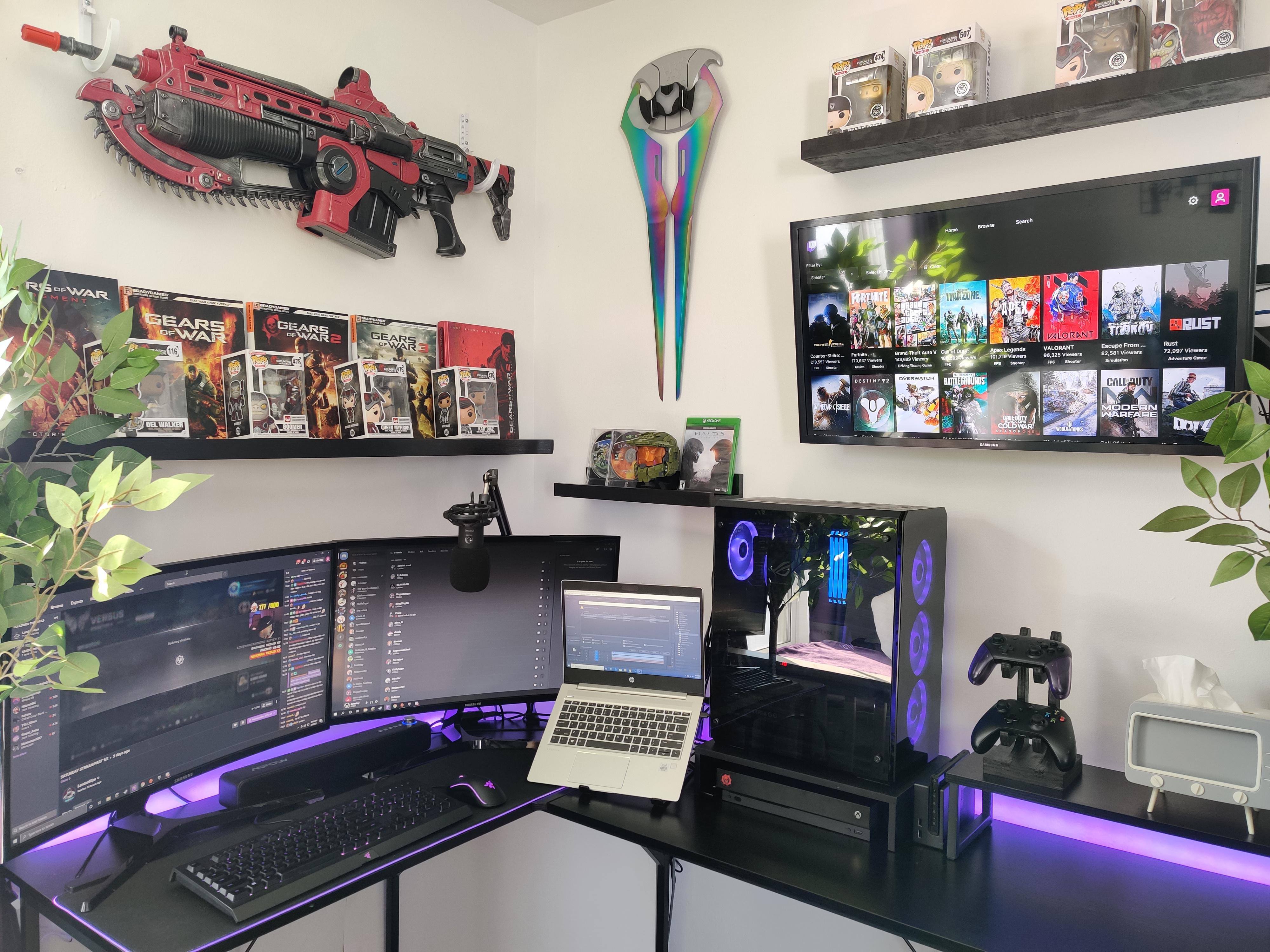 Looking for subtle ways to "girlify" my setup. Any advice? | Scrolller