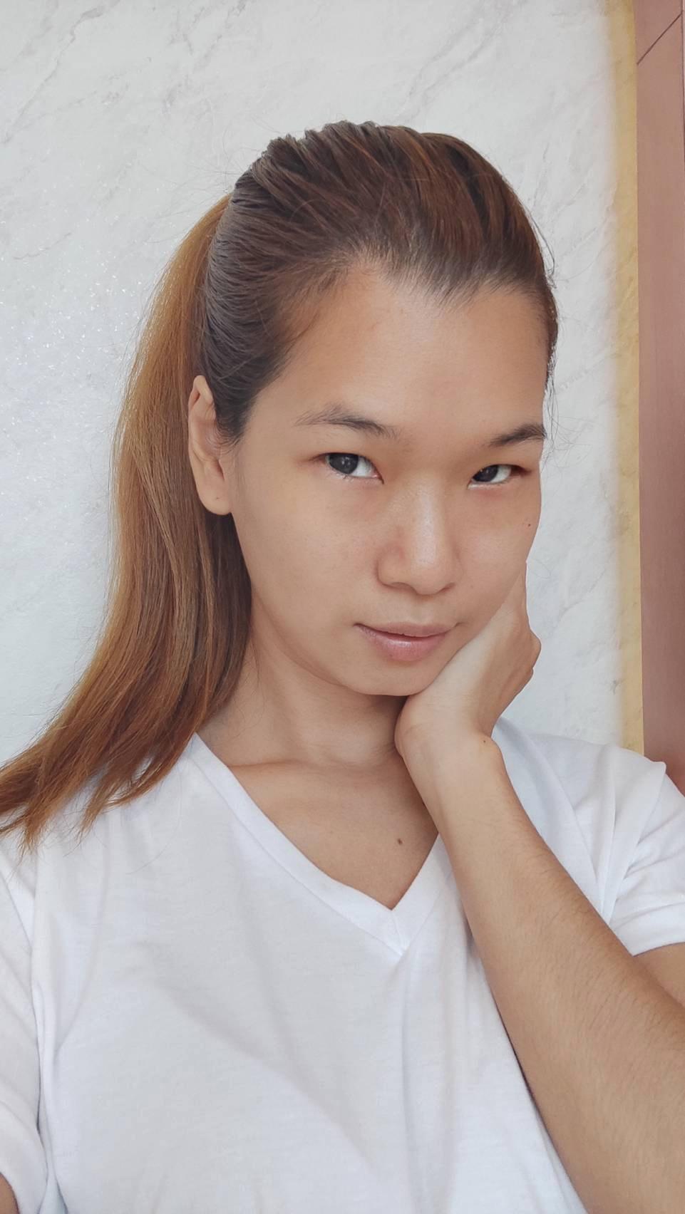 Looking shy here [F] | Scrolller