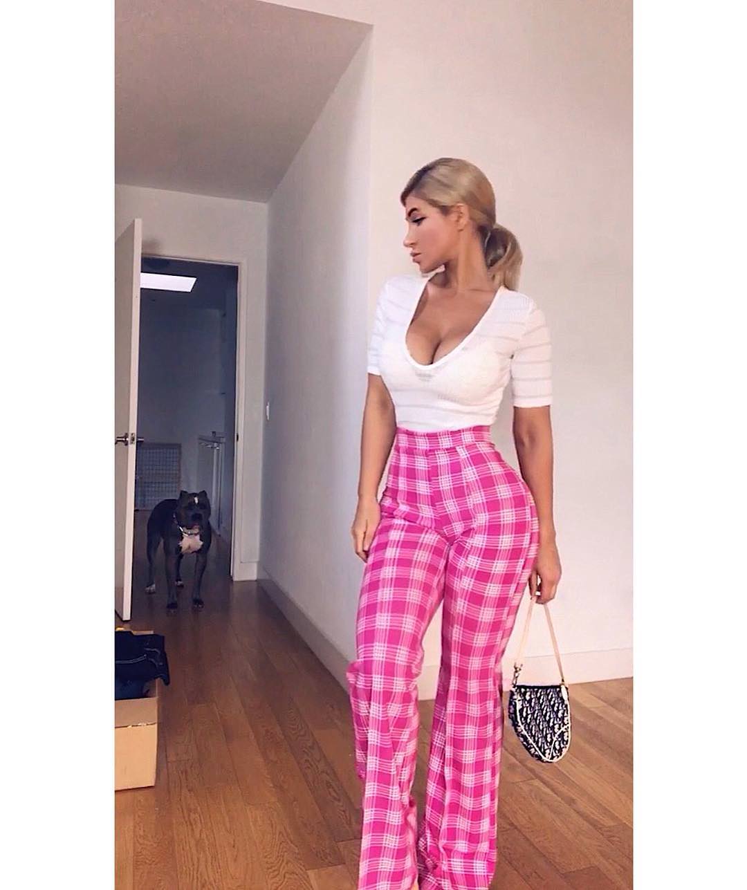 Looking tall | Scrolller