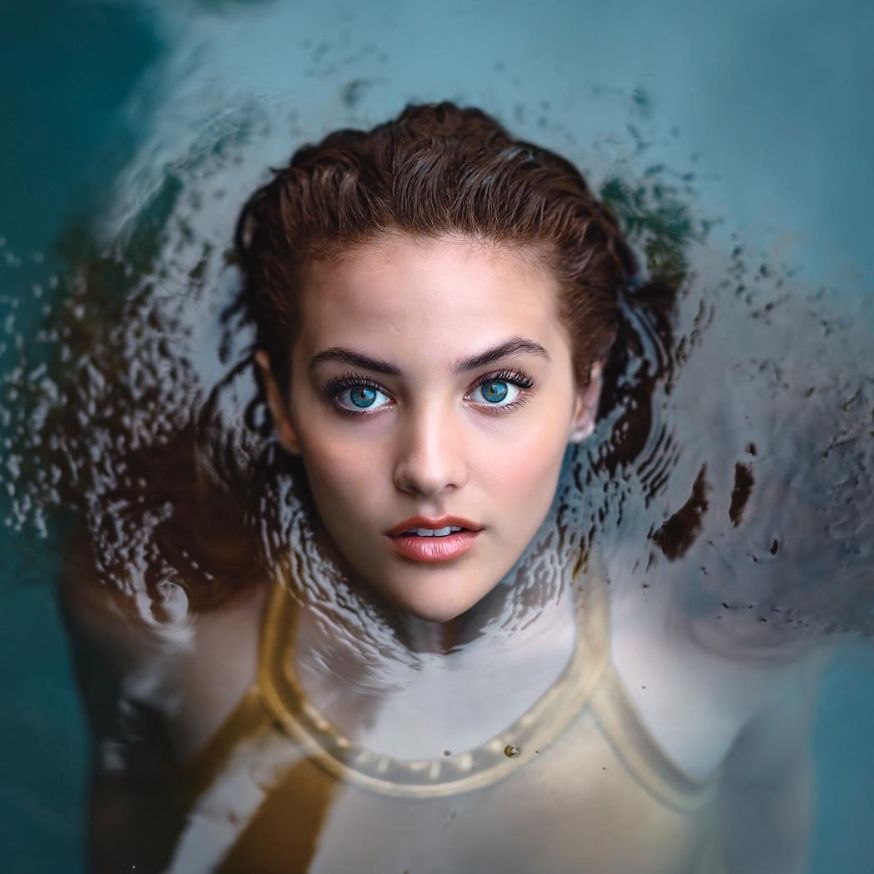 Looking Up | Scrolller