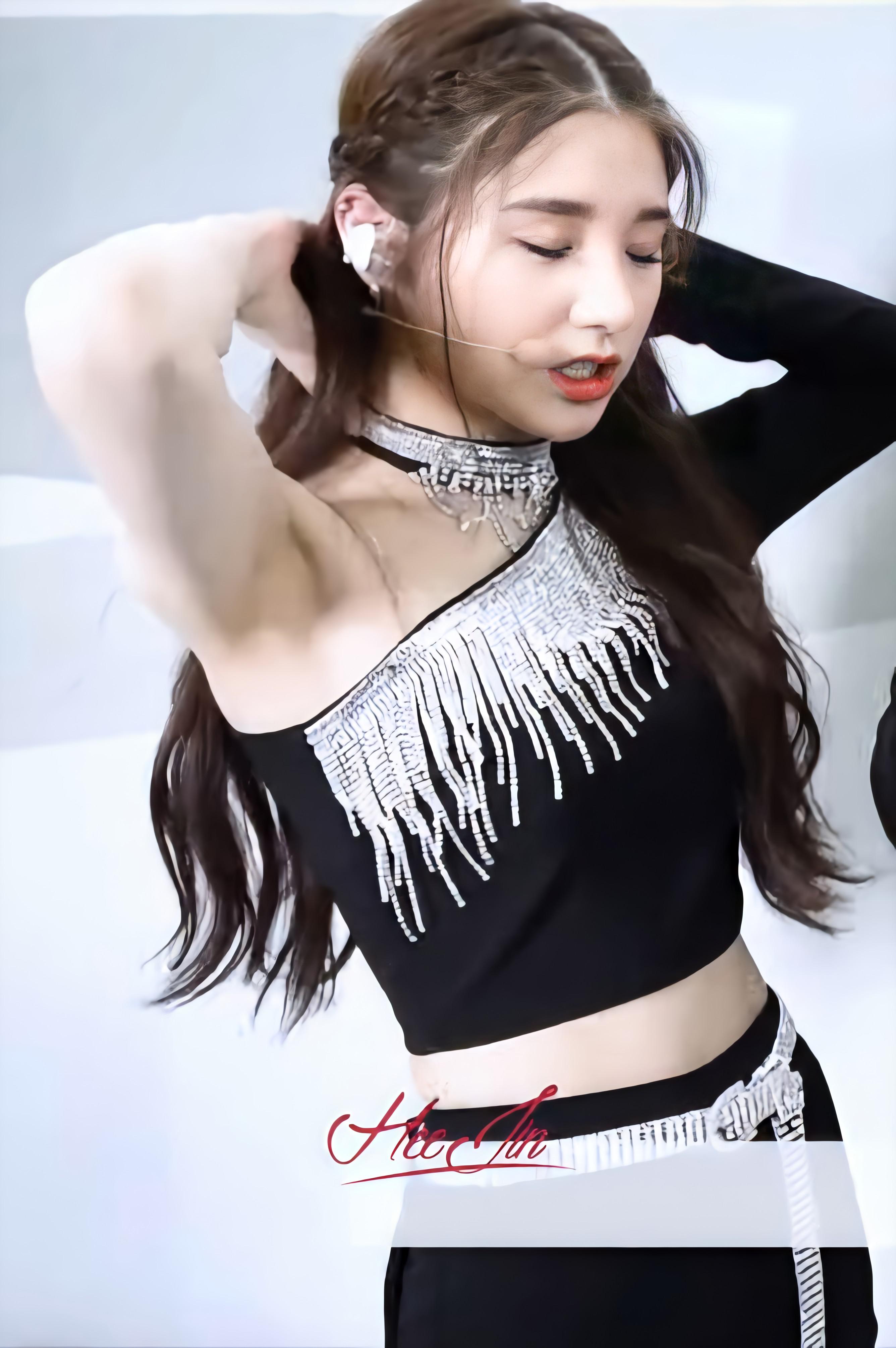 Loona Heejin (sorry for lower quality) | Scrolller